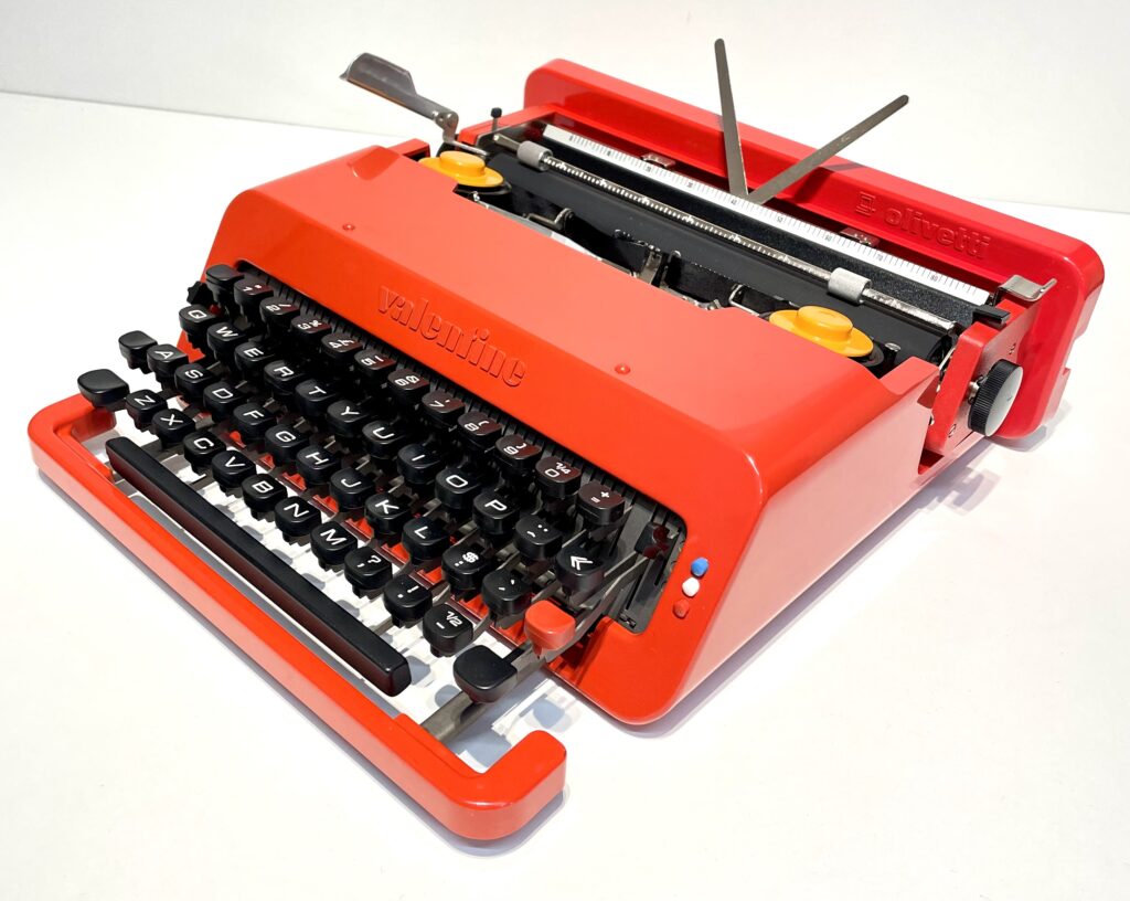 Werkende vintage rode Olivetti Valentine S typemachine 1969 rood ...