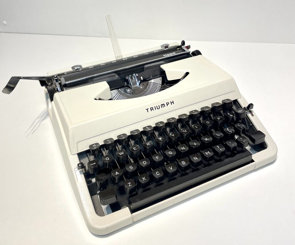 Triumph Tippa witte vintage werkende typemachine wit met klein ...