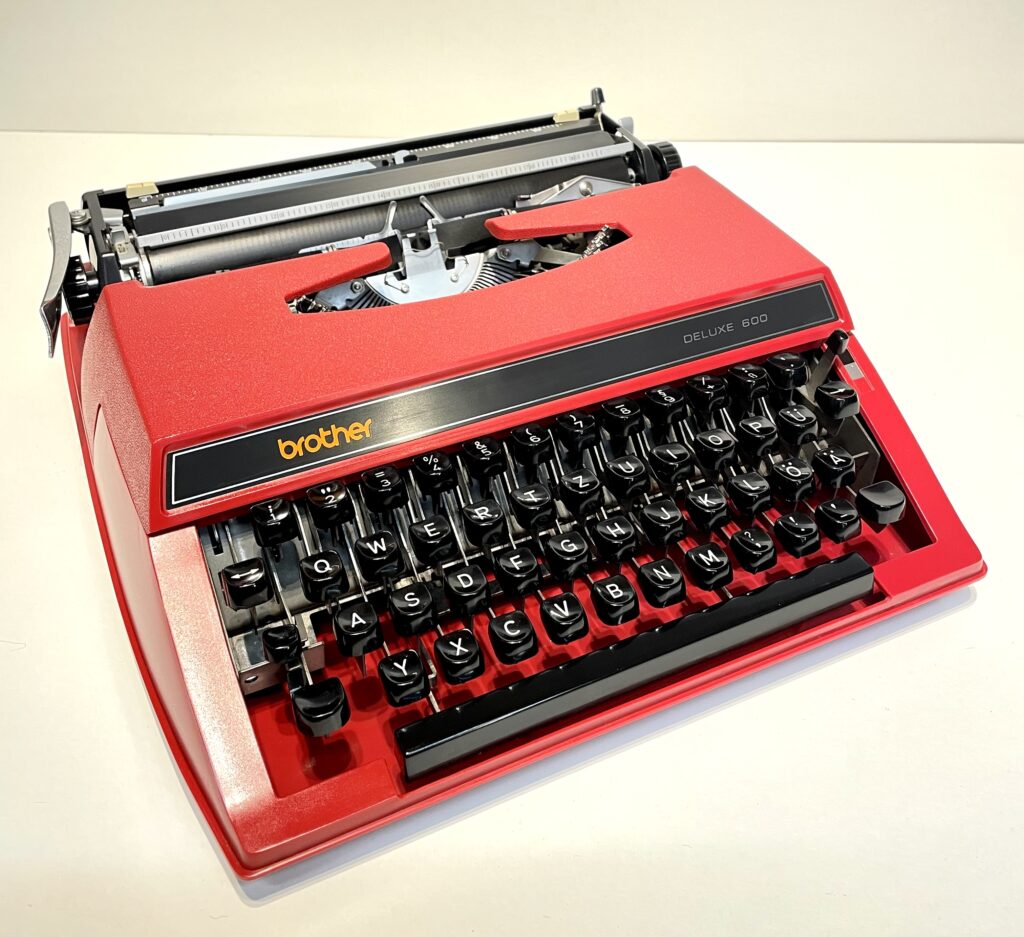 Rode vintage Brother de Luxe 600 werkende typemachine rood QWERTZ lay ...