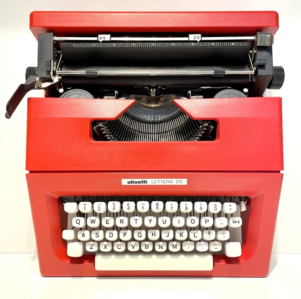 Rode Olivetti Lettera 25 werkende vintage typemachine rood met ...
