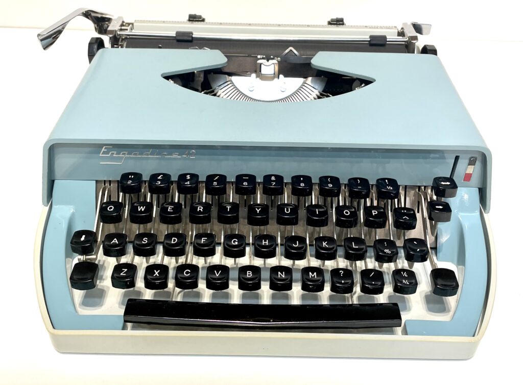 Werkende vintage typemachine Engadine 42 IMC begin jaren ’60 babyblauw ...