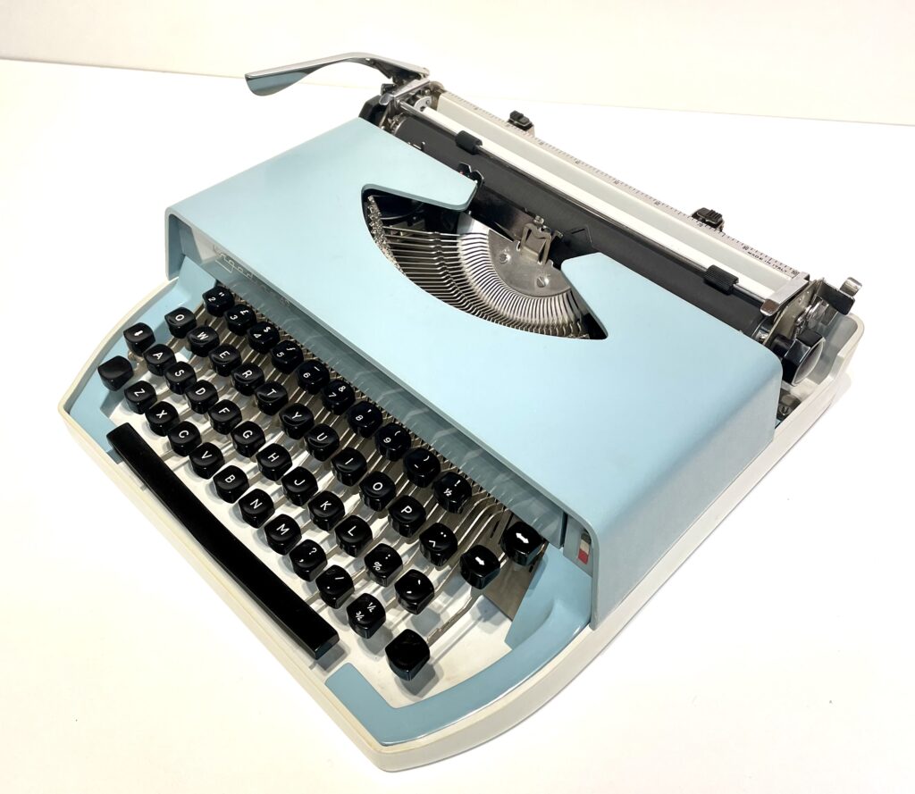 Werkende vintage typemachine Engadine 42 IMC begin jaren ’60 babyblauw ...