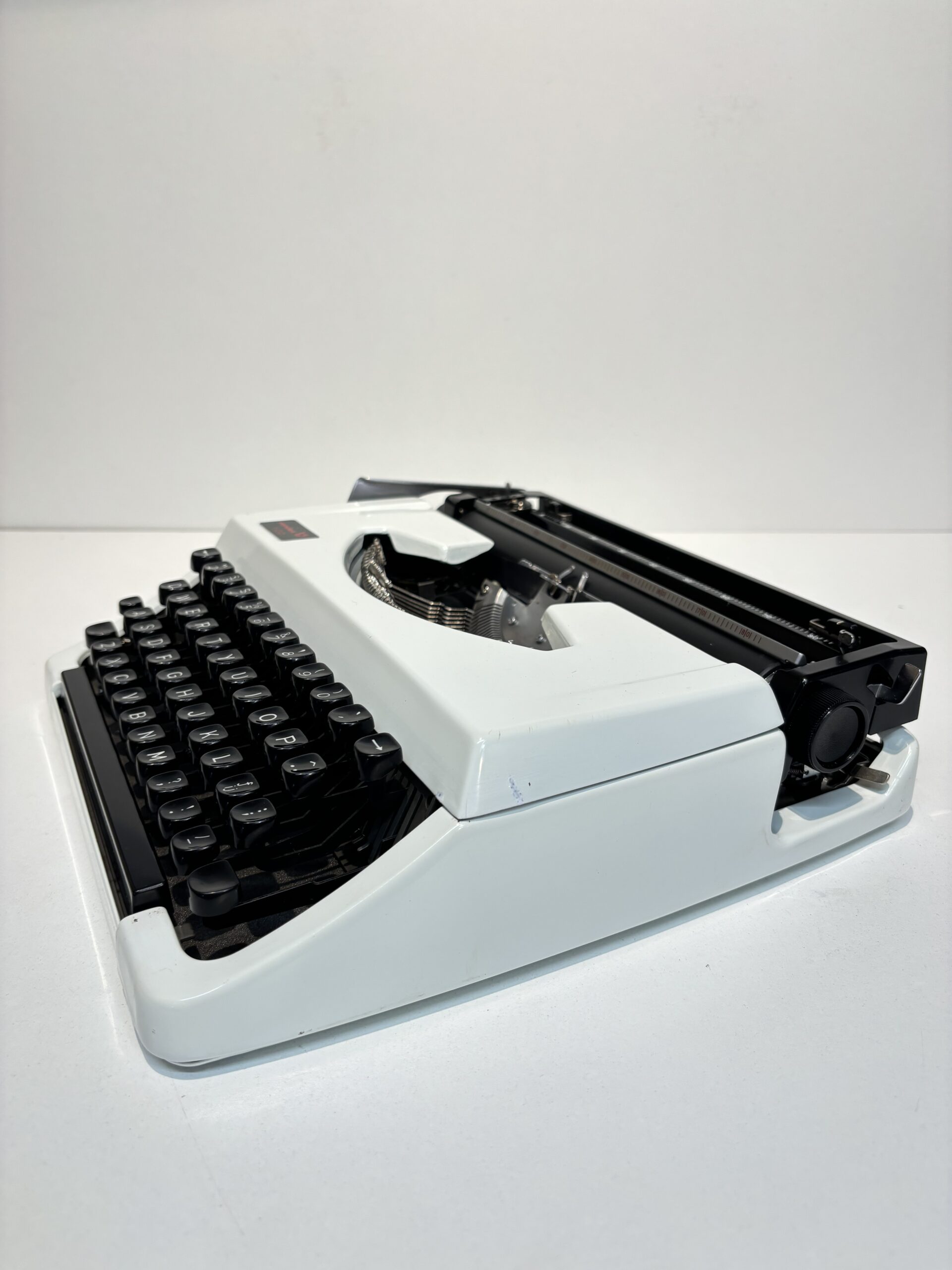 Werkende vintage witte typemachine wit Vendex 100 V&D (Brother) zwarte ...